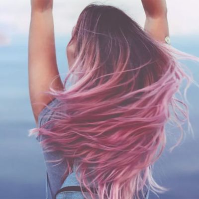 Capelli castano rosa: delicate sfumature