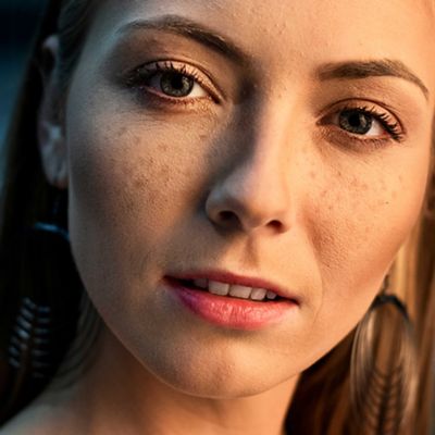 Wet look : comment réaliser une coiffure effet mouillé