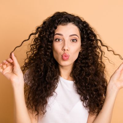 Tipos de cabello rizado: identifica tu rizo | Tu Casa Club