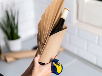 How to wrap a bottle