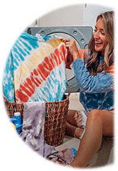 How to Keep Your Clothes from Color Fading | Snuggle®