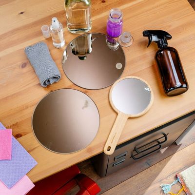 How to remove super glue from mirror: Simple tips and tricks