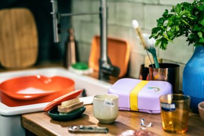 How to get sticky residue off plastic: Best methods