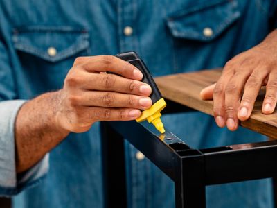 Tutti i tipi di colla che ti servono per il fai da te