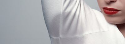 Kako ukloniti mrlje od znoja i ispod pazuha