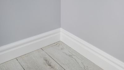 How to caulk corners: Cover the cracks and fill the gaps