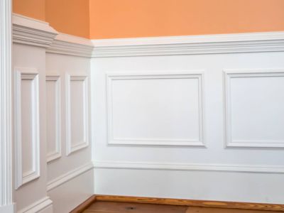 Poser des cimaises : Une méthode simple pour éviter de percer